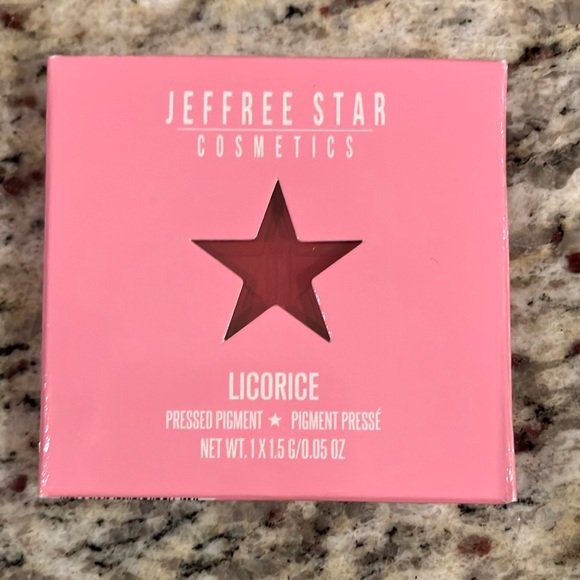 Jeffree Star | Makeup | Jeffree Star Eyeshadow Licorice Pressed Pigment ...